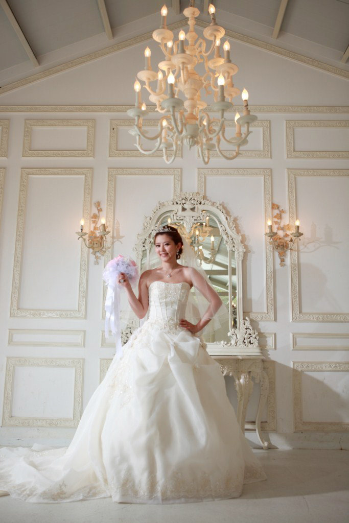 Fiona Lai 訂製小公主白紗 + 紫色浪漫女神風長禮服+ 亮藍色禮服--非常婚禮veryWed